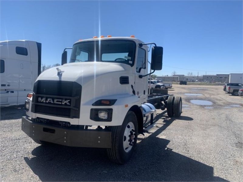 2023 MACK MD7 - Old River
