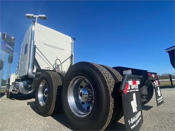 2023 MACK PINNACLE 64T - Old River
